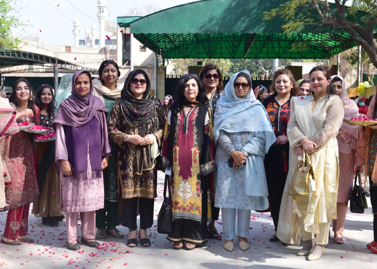 Govt Graduate College for Women Gulberg holds funfair - Upfront
